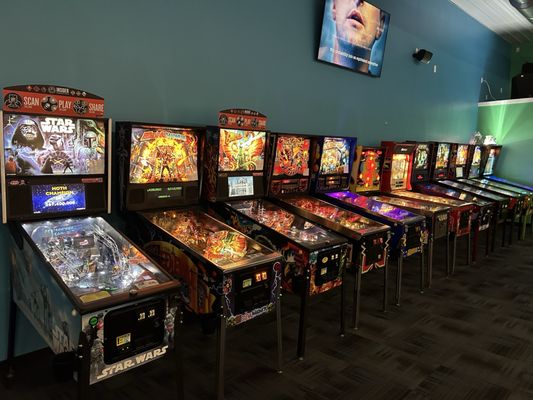 POCKETEER BILLIARDS AND BAR - Updated September 2025 - 252 Photos & 37 ...