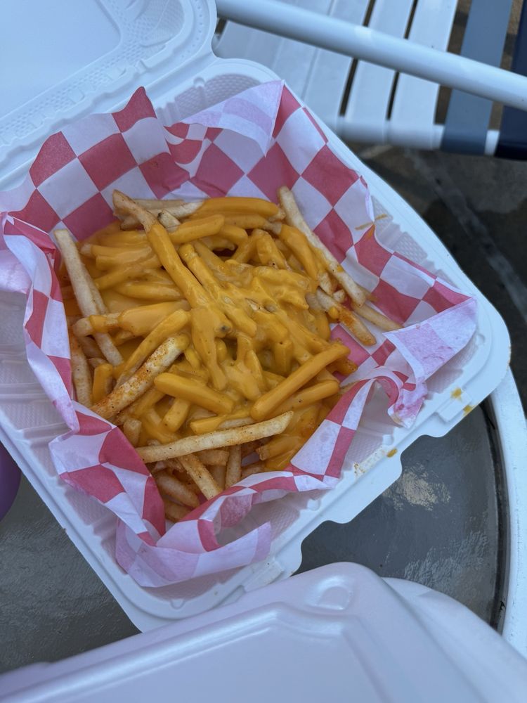 FOUR GUYS - Updated December 2025 - 18 Photos & 14 Reviews - 1961 Chain ...