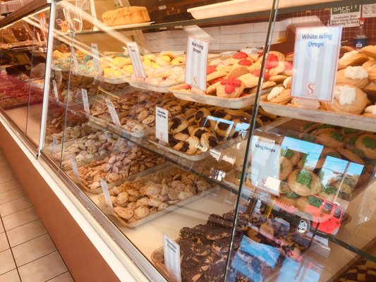 SERVATII PASTRY SHOP & DELI - Updated October 2025 - 25 Photos & 22 ...