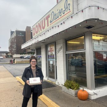 DONUT DRIVE-IN - Updated May 2025 - 272 Photos & 381 Reviews - 6525 ...