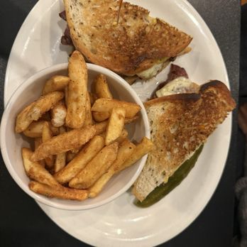 PERLY’S - Updated May 2025 - 2292 Photos & 1588 Reviews - 111 E Grace ...