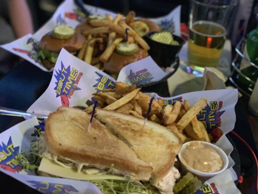 BOUT TIME PUB & GRUB - 159 Photos & 200 Reviews - 5225 W 80th Ave ...