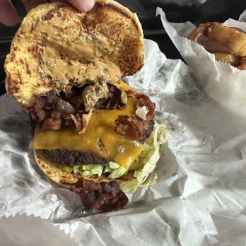 THE BURGER INN - Updated October 2024 - 241 Photos & 274 Reviews - 1819 ...