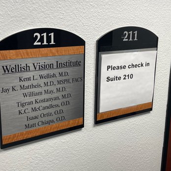 WELLISH ABRAMS VISION INSTITUTE - Updated October 2025 - 30 Photos ...