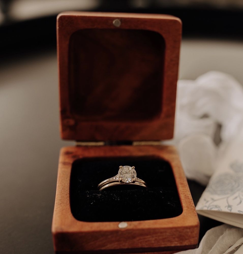 THE DIAMOND CONNECTION - Updated December 2024 - 695 Photos & 968 ...