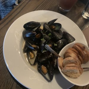 LANDMARK KITCHEN & BAR - 44 Photos & 38 Reviews - Bars - 101 E Water St ...