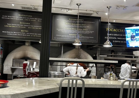 LA VILLA PIZZERIA - Updated December 2025 - 227 Photos & 199 Reviews ...