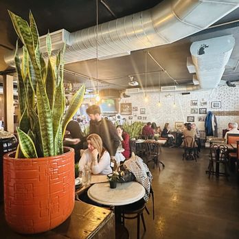 BEA - Updated December 2024 - 2660 Photos & 3044 Reviews - 403 W 43rd ...