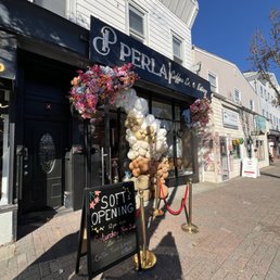 PERLA COFFEE CO & EATERY - Updated August 2025 - 133 Photos & 48 ...