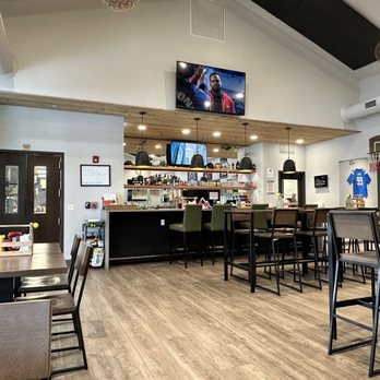 BACK 9 SPORTS BAR & GRILLE - Updated December 2025 - 11 Photos & 12 ...