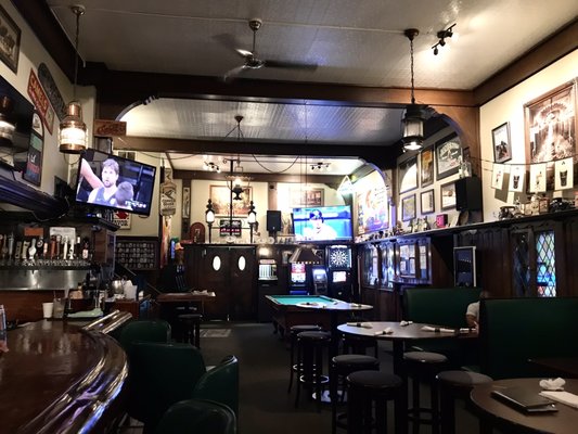 IVANHOE PUB & EATERY - Updated June 2025 - 51 Photos & 98 Reviews - 231 ...