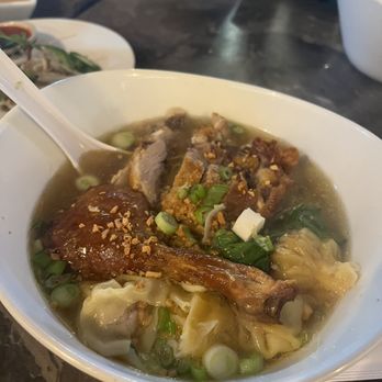 PHO BOWL - Updated July 2024 - 125 Photos & 69 Reviews - 142 St James ...