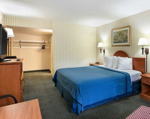 RODEWAY INN - Updated February 2025 - 20 Photos - 4783 Allentown Rd ...