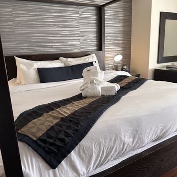 STERLING INN AND SPA - Updated December 2025 - 248 Photos & 149 Reviews ...