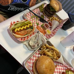 BIGZ BURGER JOINT - 197 Photos & 264 Reviews - 10106 State Hwy 151, San ...