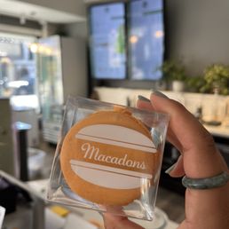 MACADONS - Updated July 2025 - 812 Photos & 419 Reviews - 826 S 3rd St ...