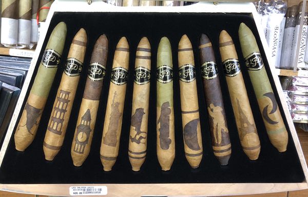 TOBACCO JUNCTION - Updated January 2026 - 35 Photos - 3300 Sunrise Hwy ...