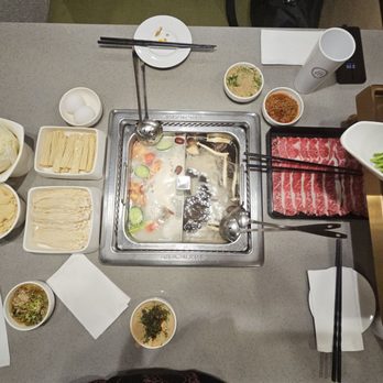 HAIDILAO HOTPOT FLUSHING - Updated November 2024 - 3345 Photos & 2406 ...