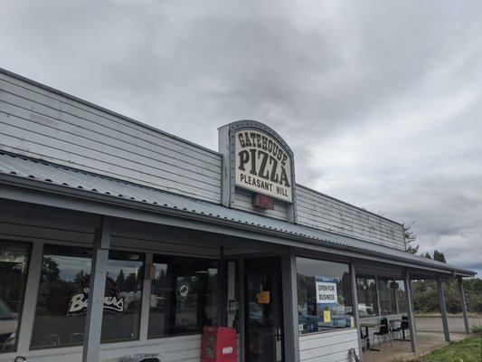 GATEHOUSE PIZZA - Updated September 2025 - 25 Photos & 42 Reviews ...