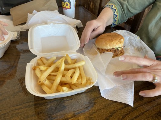 GEORGIA BOBS BBQ - BYRON - Updated March 2025 - 86 Photos & 142 Reviews ...