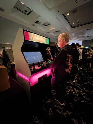 CALIFORNIA EXTREME - TEMP. CLOSED - Updated July 2025 - 102 Photos & 33 ...