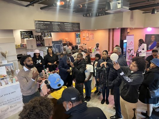 FIRST LEVEL CAFE - Updated September 2025 - 10 Photos - 222 E 135th St ...