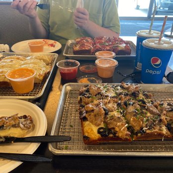 PIZZA PAYAA - BLOOMINGTON - Updated September 2024 - 65 Photos & 59 ...
