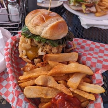 SLATTS PUB - Updated December 2025 - 169 Photos & 178 Reviews - 4858 ...