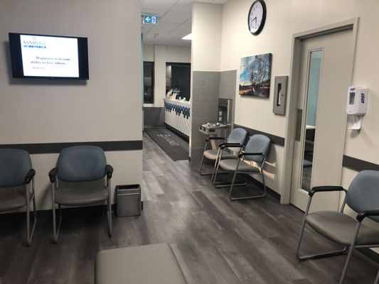 SANTIMED FAMILY & WALK-IN CLINIC - Updated December 2025 - 16 Photos ...