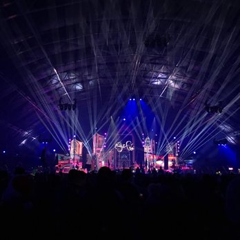 NOS EVENTS - Updated March 2025 - 570 Photos & 120 Reviews - 689 S E St ...