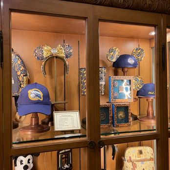 CLUB 33 - Updated July 2024 - 5918 Photos & 1046 Reviews - 1313 S ...