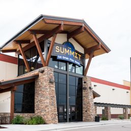 MAIN EVENT WINDSOR - Updated December 2025 - 64 Photos & 194 Reviews ...