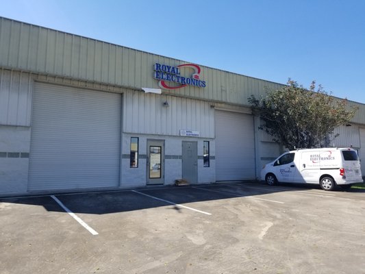 ROYAL ELECTRONICS - Updated December 2025 - 18 Photos & 14 Reviews ...