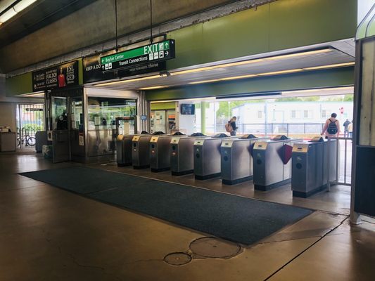 BART - BAY FAIR STATION - Updated May 2025 - 187 Photos & 104 Reviews ...