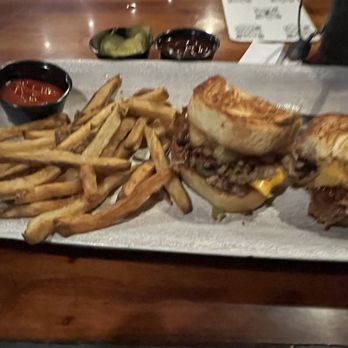 THE TIPSY OAK - Updated July 2024 - 851 Photos & 859 Reviews - 301 E ...