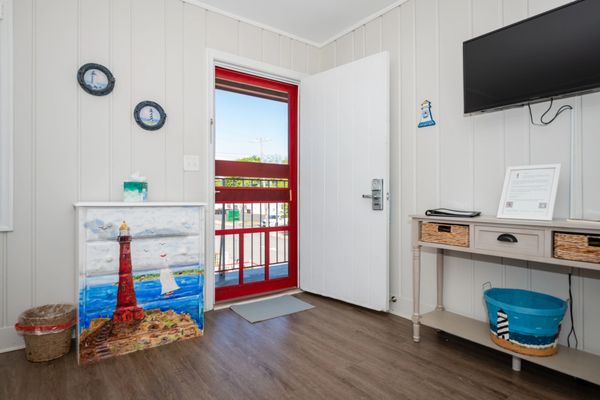 RIVERVIEW INN - Updated October 2025 - 29 Photos & 24 Reviews - 24 ...