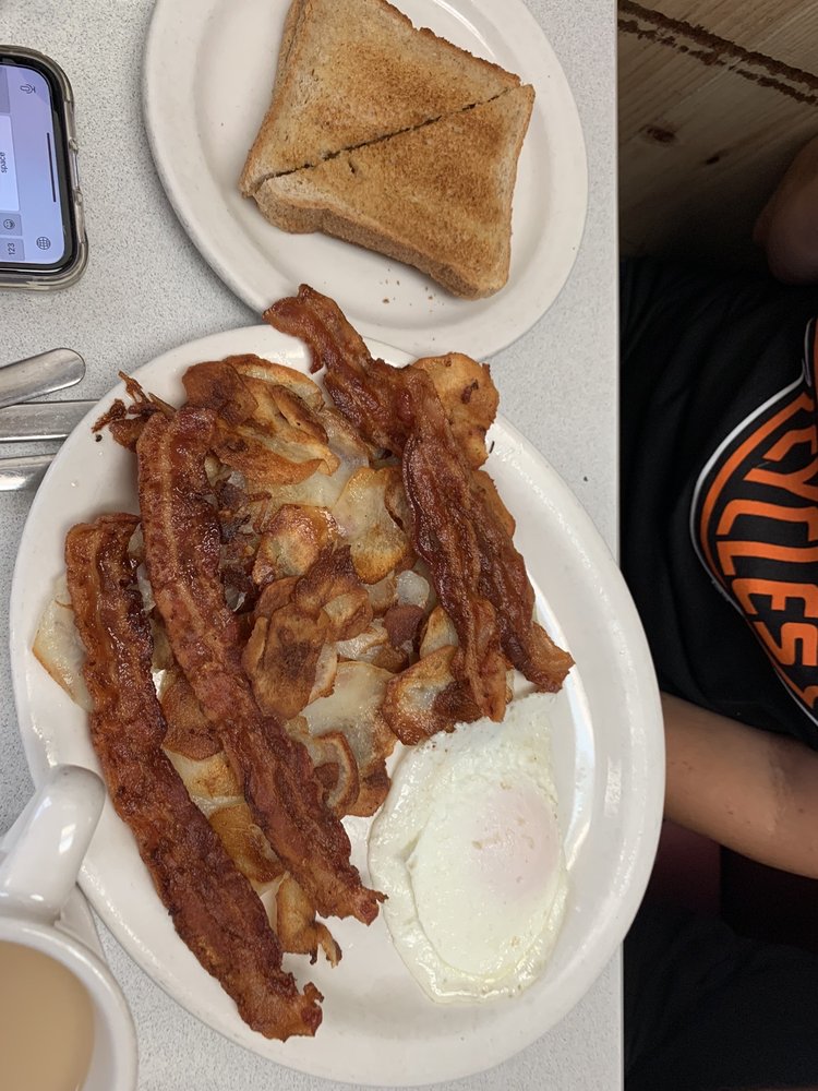 BUD WILLMAN’S - 13 Photos & 28 Reviews - 1901 Washington St, Manitowoc, Wisconsin - Burgers ...