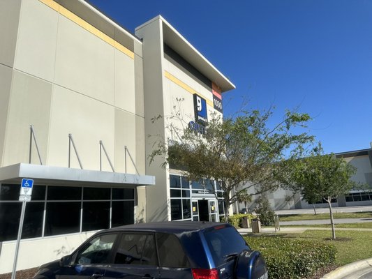 GOODWILL - TAFT OUTLET - 1030 Crews Commerce Drive, Orlando, Florida ...