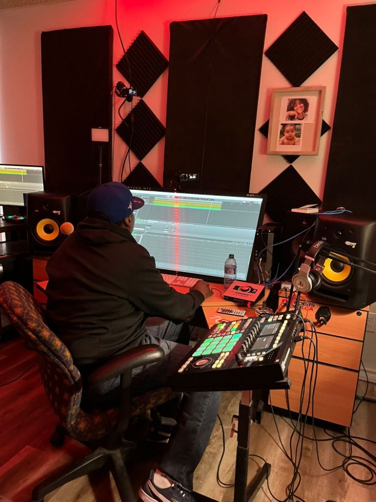 BEATS BY BARKLY - Updated October 2024 - 16 Photos - 1611 Finfar Ct ...