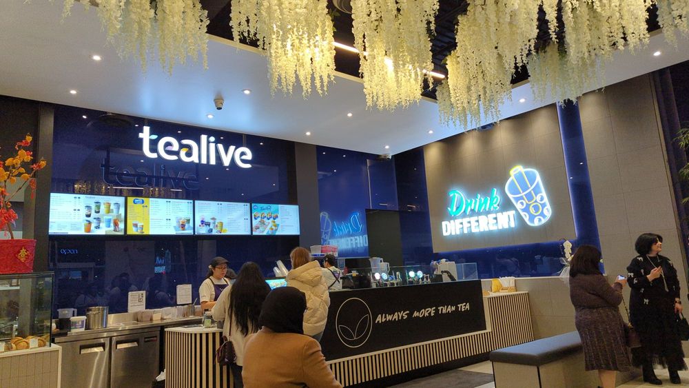 TEALIVE - Updated December 2025 - 43 Photos - 1930 Innes Road, Ottawa ...