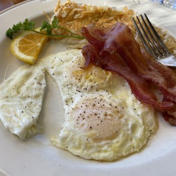 ALEXANDER’S RESTAURANT AND LOUNGE - Updated December 2025 - 42 Photos ...