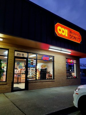 WESTERNCO DONUT - Updated November 2025 - 119 Photos & 129 Reviews ...