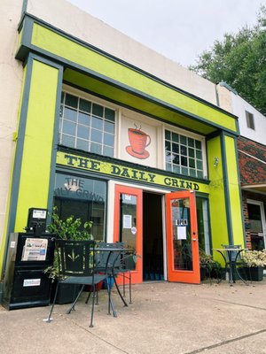 THE DAILY GRIND - Updated August 2024 - 56 Photos & 23 Reviews - 111 W ...