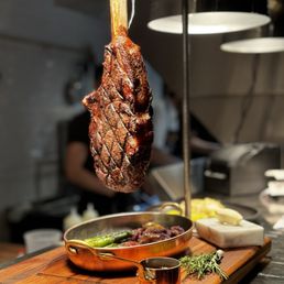 BARONS ON 1ST - Updated July 2025 - 147 Photos & 42 Reviews - 302 E 1st ...