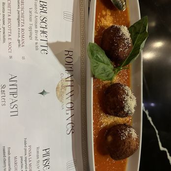 ROMAN WOLVES - Updated November 2024 - 525 Photos & 331 Reviews - 1980 ...