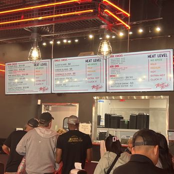 MAIN BIRD HOT CHICKEN - MONTROSE - Updated July 2024 - 296 Photos & 293 ...