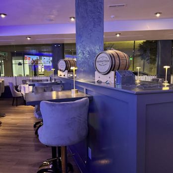 SCRATCH BAR & GRILL - Updated December 2025 - 73 Photos & 37 Reviews ...