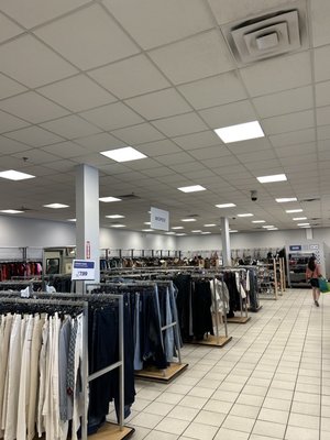 GOODWILL NYNJ STORE & DONATION CENTER - Updated December 2025 - 14 ...