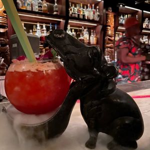 THREE DOTS AND A DASH - 5024 Photos & 3739 Reviews - 435 N Clark St ...