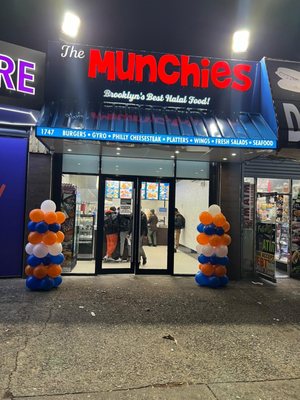THE MUNCHIES - Updated June 2025 - 38 Photos & 14 Reviews - 1747 Fulton ...